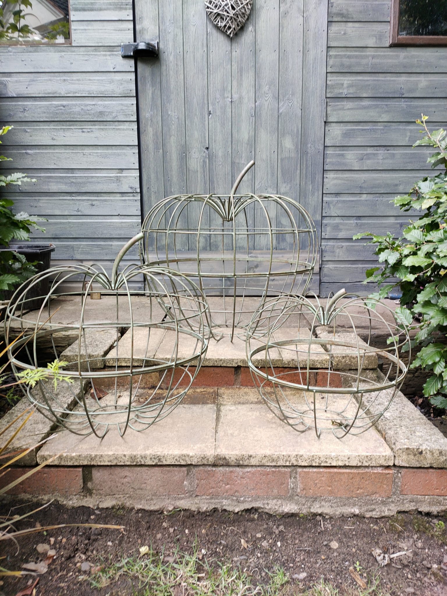 APPLE ORCHARD GARDEN SCULPTURES - Treadstone Products